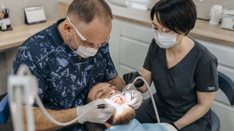 ¿Un dentista es médico? Resolvemos esta duda tan frecuente